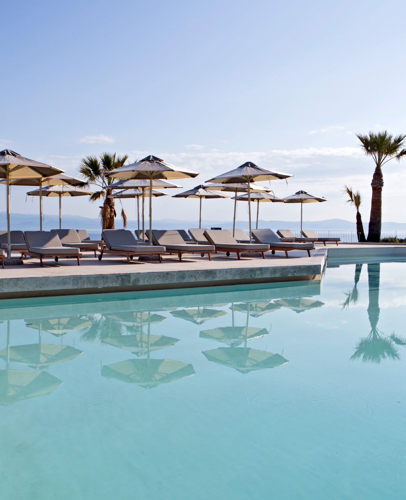 Pools | Cora Hotel & Spa