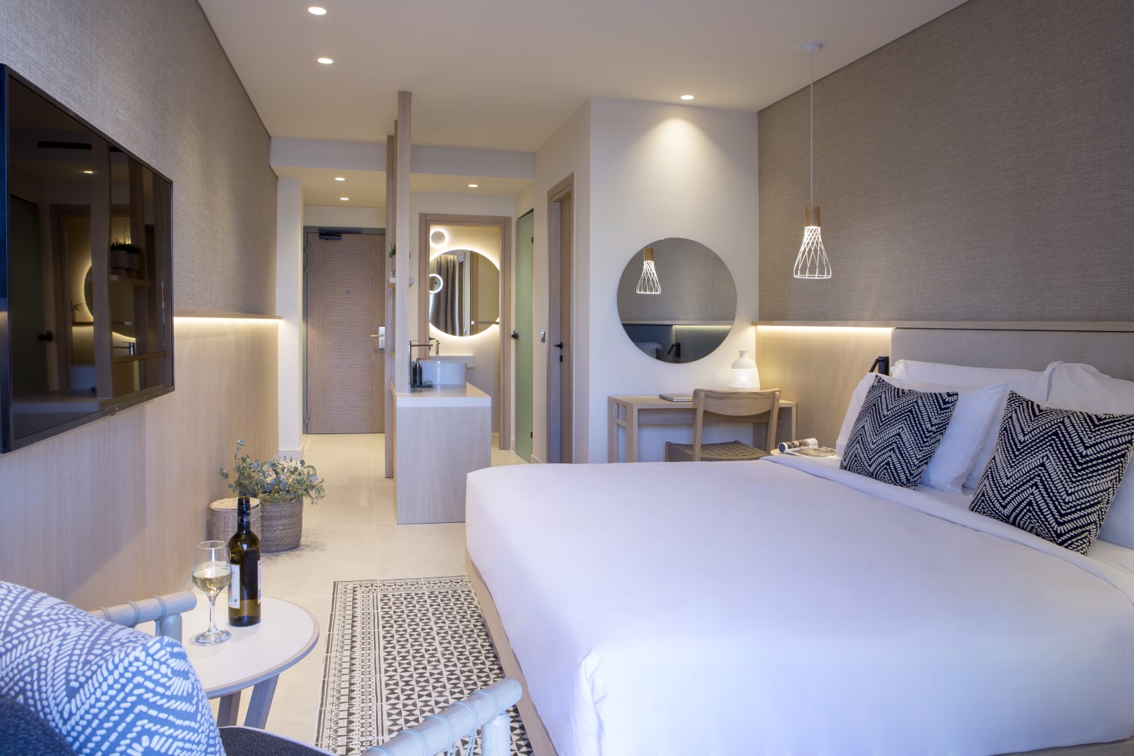 Deluxe Double Pool View Sharing Pool | Cora Hotel & Spa